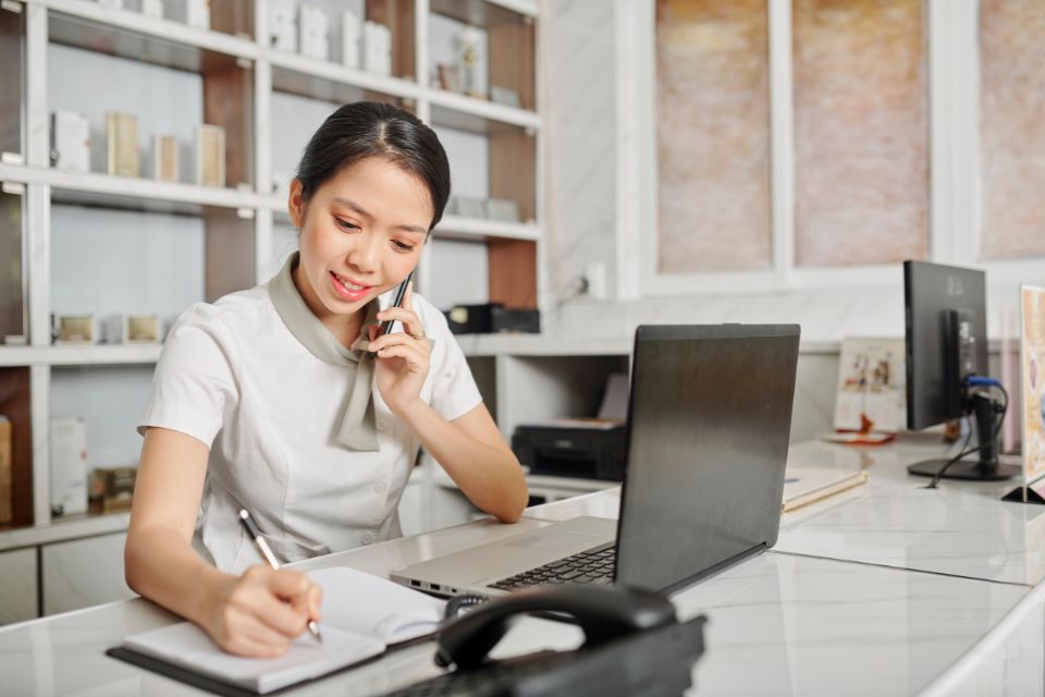Restaurant Supervisor Duties and Responsibilities: Leading with Savoir ...